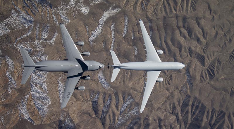 Aussie tanker fuels US Globemaster for first time - CONTACT magazine