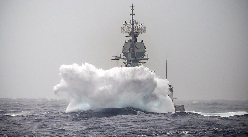 HMAS Perth starts mission in heavy seas - CONTACT magazine
