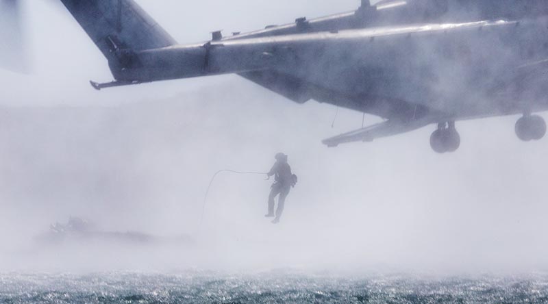 2RAR add helocasting to their skill sets – CONTACT magazine