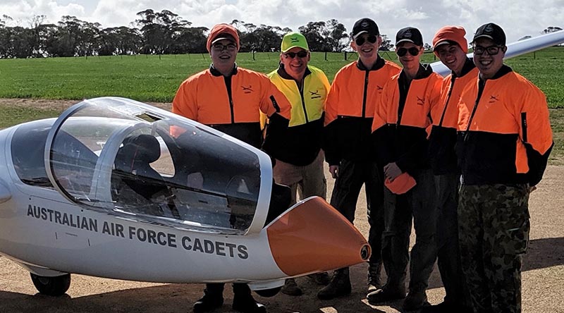 New safety apparel for AAFC aviators – CONTACT magazine