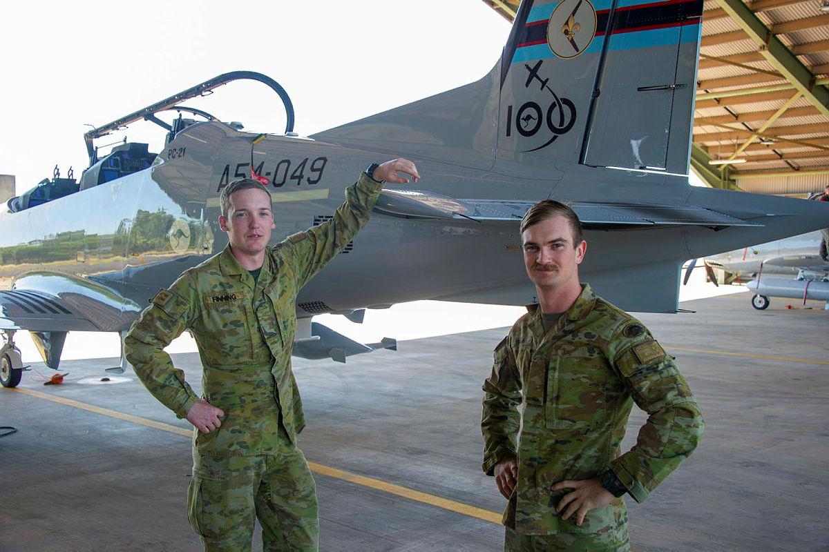 Army gunners call in arty fire missions from the air - CONTACT magazine