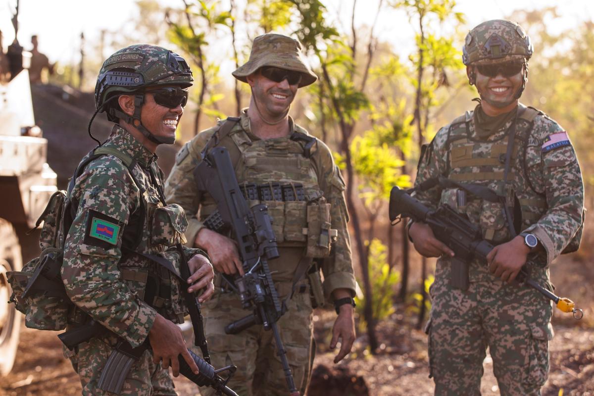 Malaysian artillerymen lob in for Ex Predators Run - CONTACT magazine