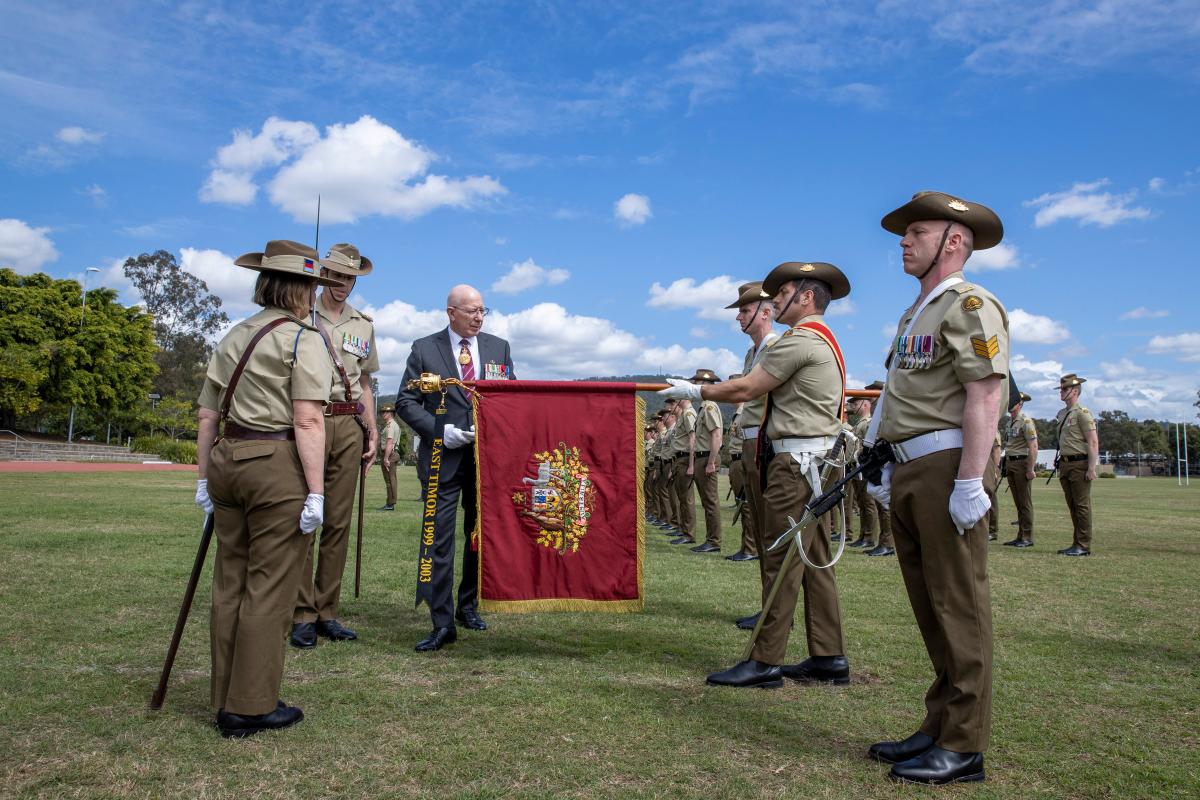 Theatre Honour presented to 1st Signal Regiment - CONTACT magazine