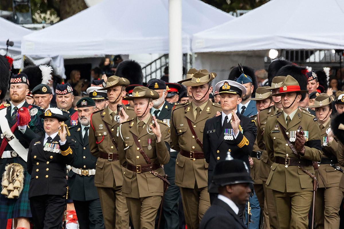 Aussies' emotional farewell to the Queen - CONTACT magazine