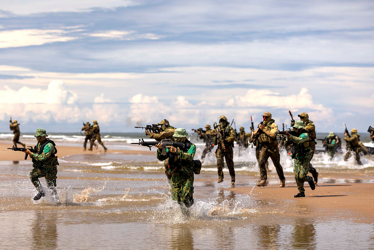 Amphibious assault on Indo-Pacific Endeavour a highlight of Brunei ...