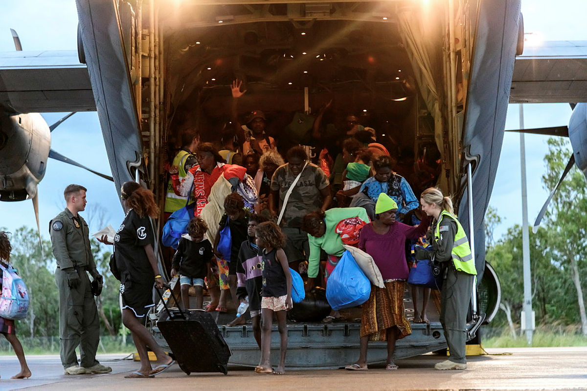 Defence Assists With Nt Flood Evacuations Contact Magazine