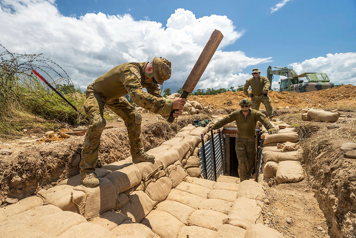 Aussie and PNG engineers dig in for trench building - CONTACT magazine