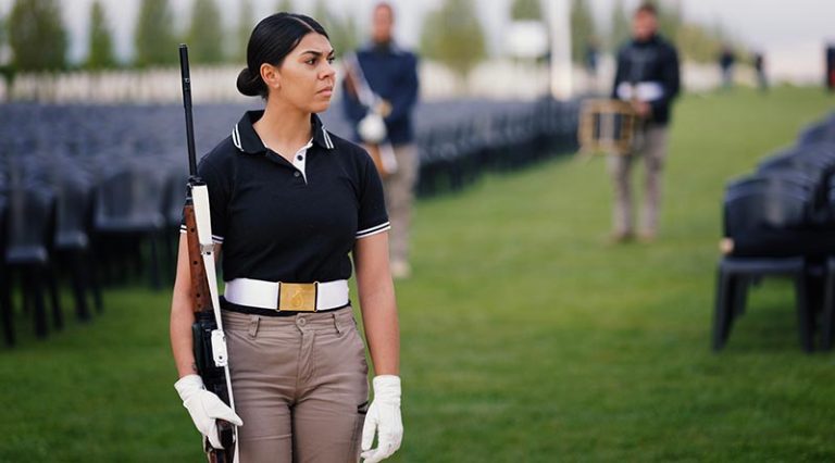 For kin and country – CONTACT magazine