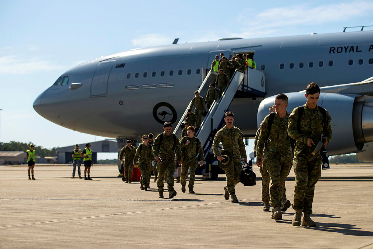 Aussies return after training Ukrainians - CONTACT magazine