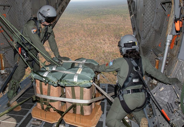 Airdrop training in the Top End – CONTACT magazine