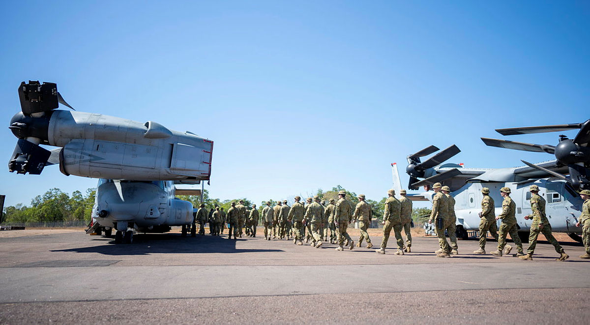 Philippine and Australian forces embarked on HMAS Canberra - CONTACT ...