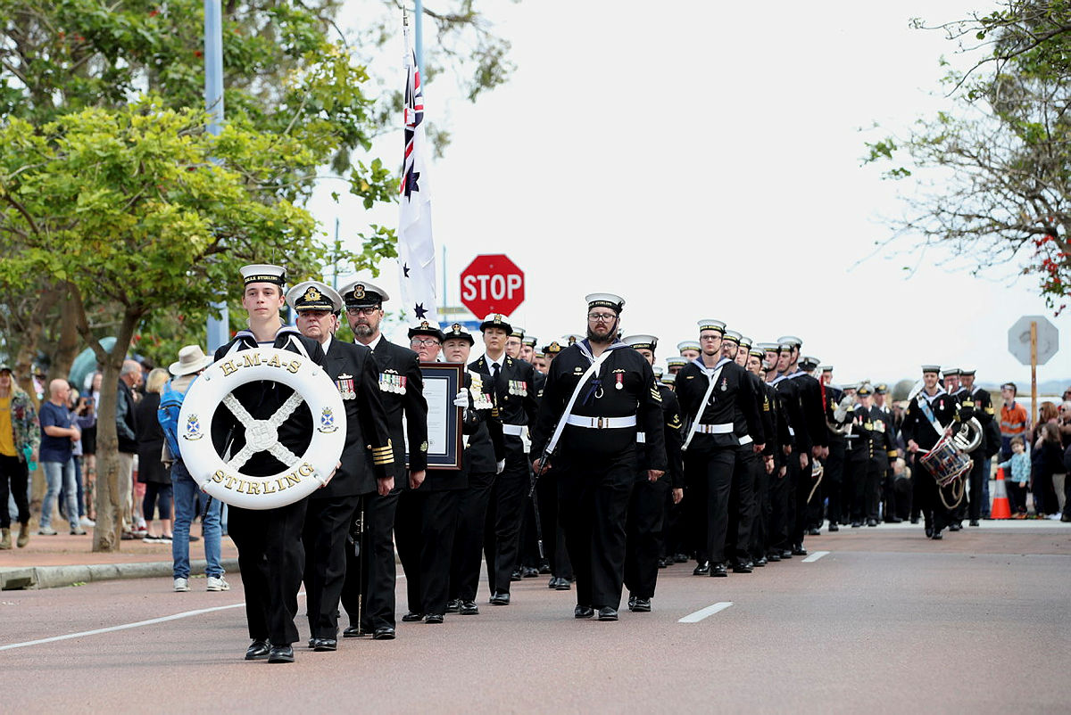HMAS Stirling exercises Freedom of Entry in Rockingham - CONTACT magazine