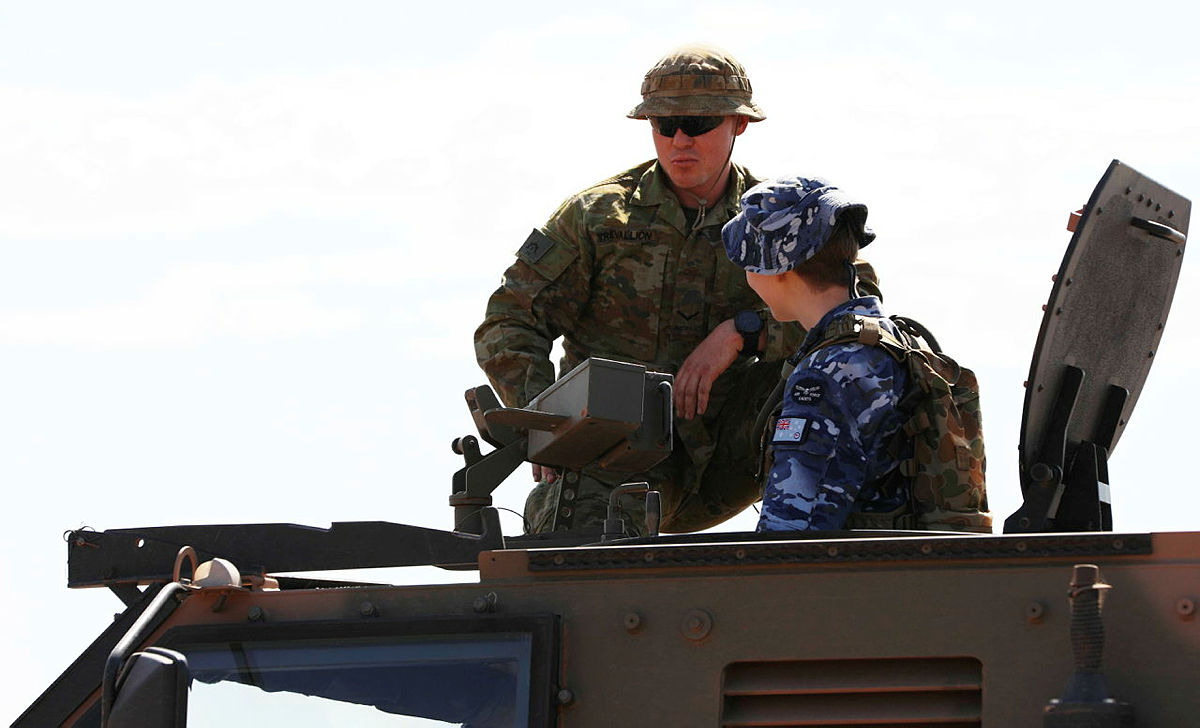 Cadets get a taste of ADF life - CONTACT magazine