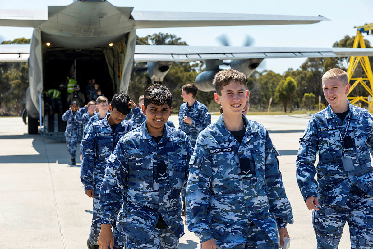 Unique experience for WA cadets - CONTACT magazine