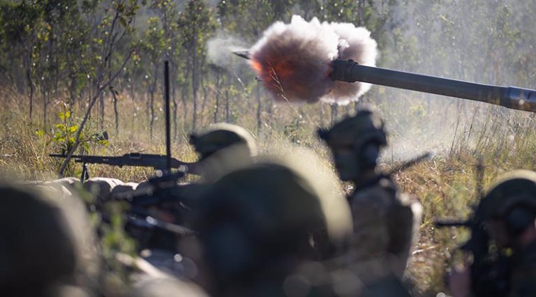 Soldiers experience ‘danger-close’ artillery – CONTACT magazine