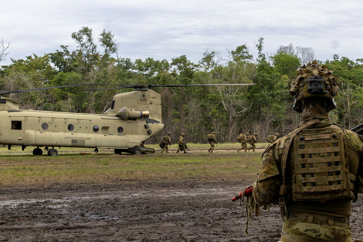 Choppers gives bombardier a lift - CONTACT magazine