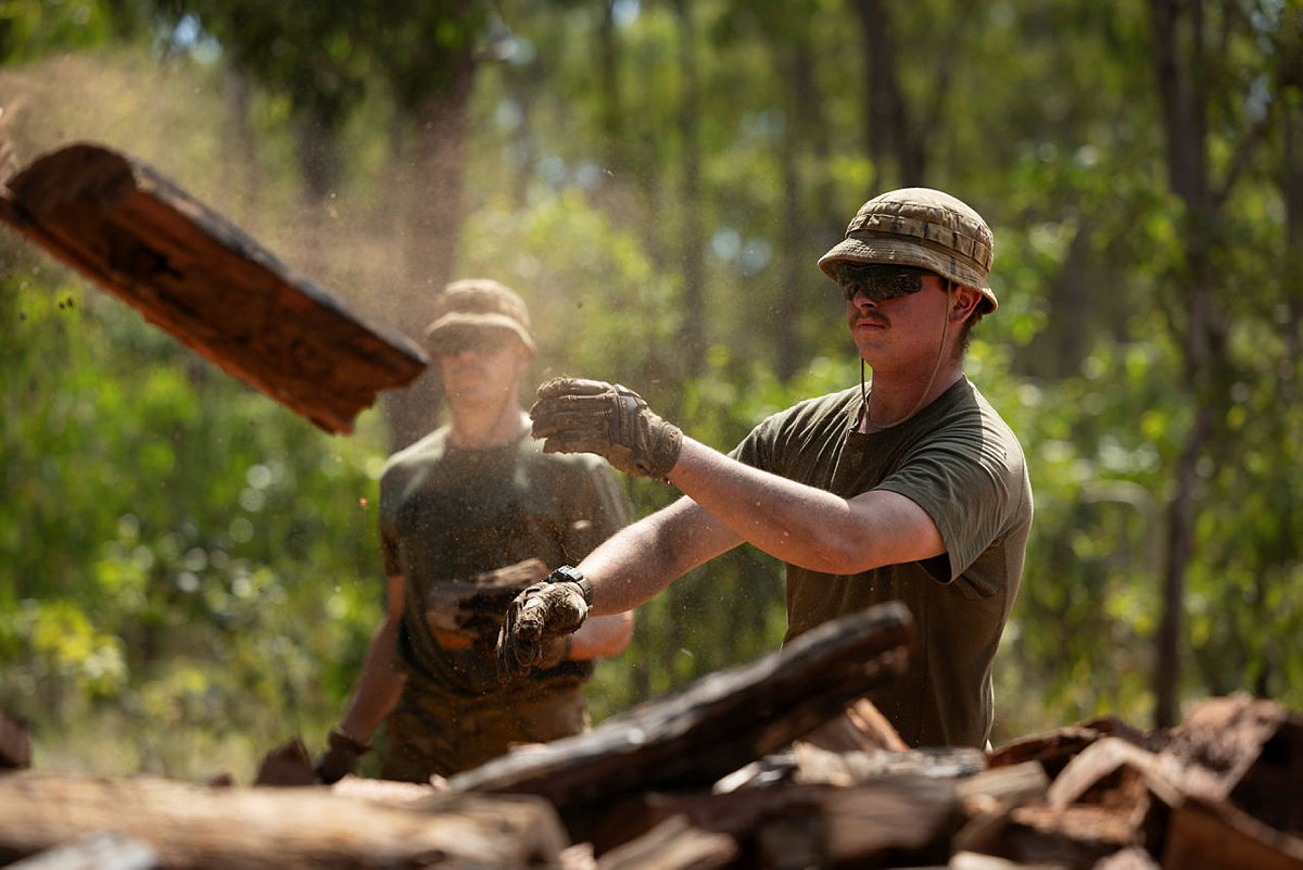 Predators Run into Nhulunbuy for week of activities - CONTACT magazine