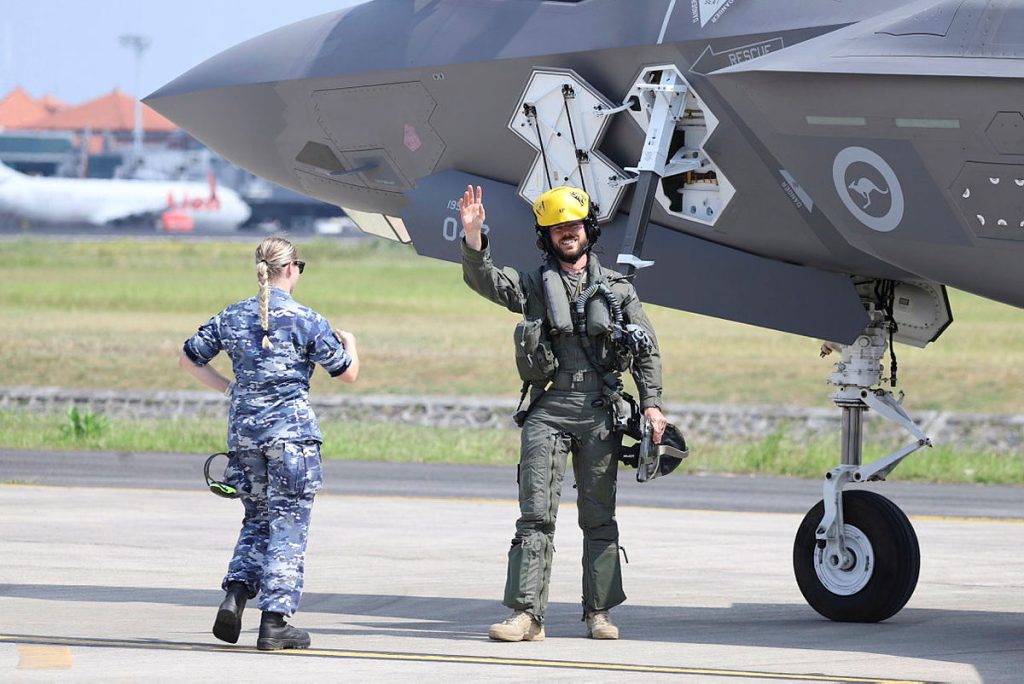 RAAF flies into Bali to show off – CONTACT magazine