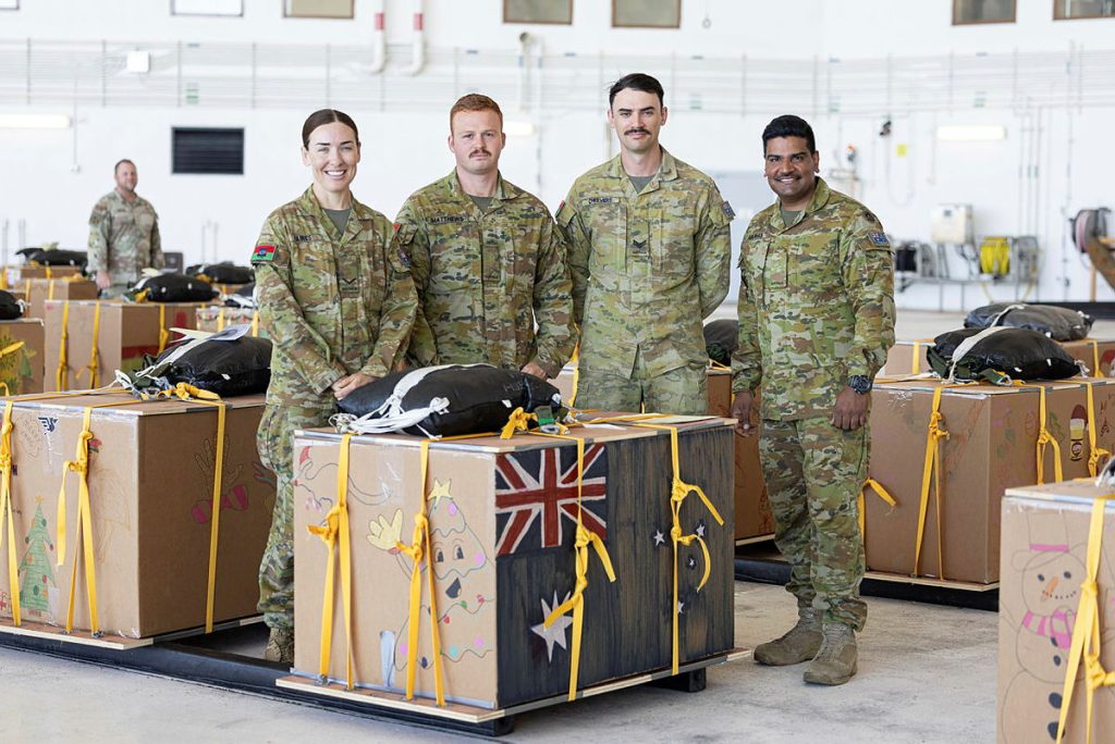 Air dispatchers pack Christmas spirit - CONTACT magazine