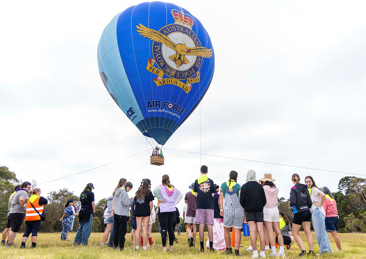 RAAF balloon inspires dreams for Very Special Kids - CONTACT magazine